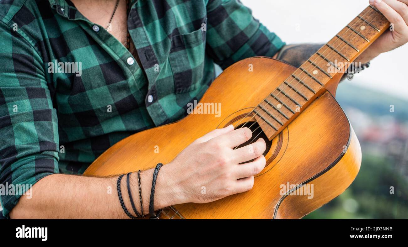 Classic guitars player hi-res stock photography and images - Alamy