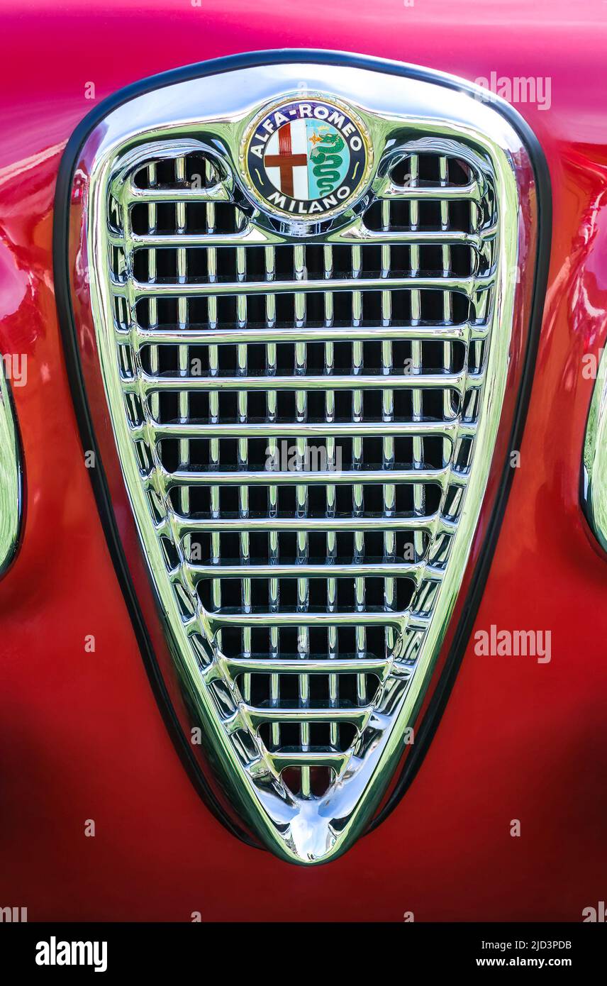 Front grill antique hi-res stock photography and images - Alamy