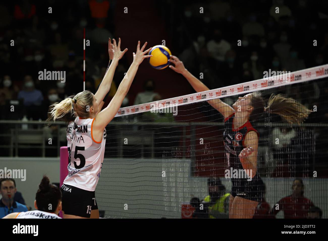 ISTANBUL, TURKEY - JANUARY 30, 2022: Laura Heyrman in action during ...
