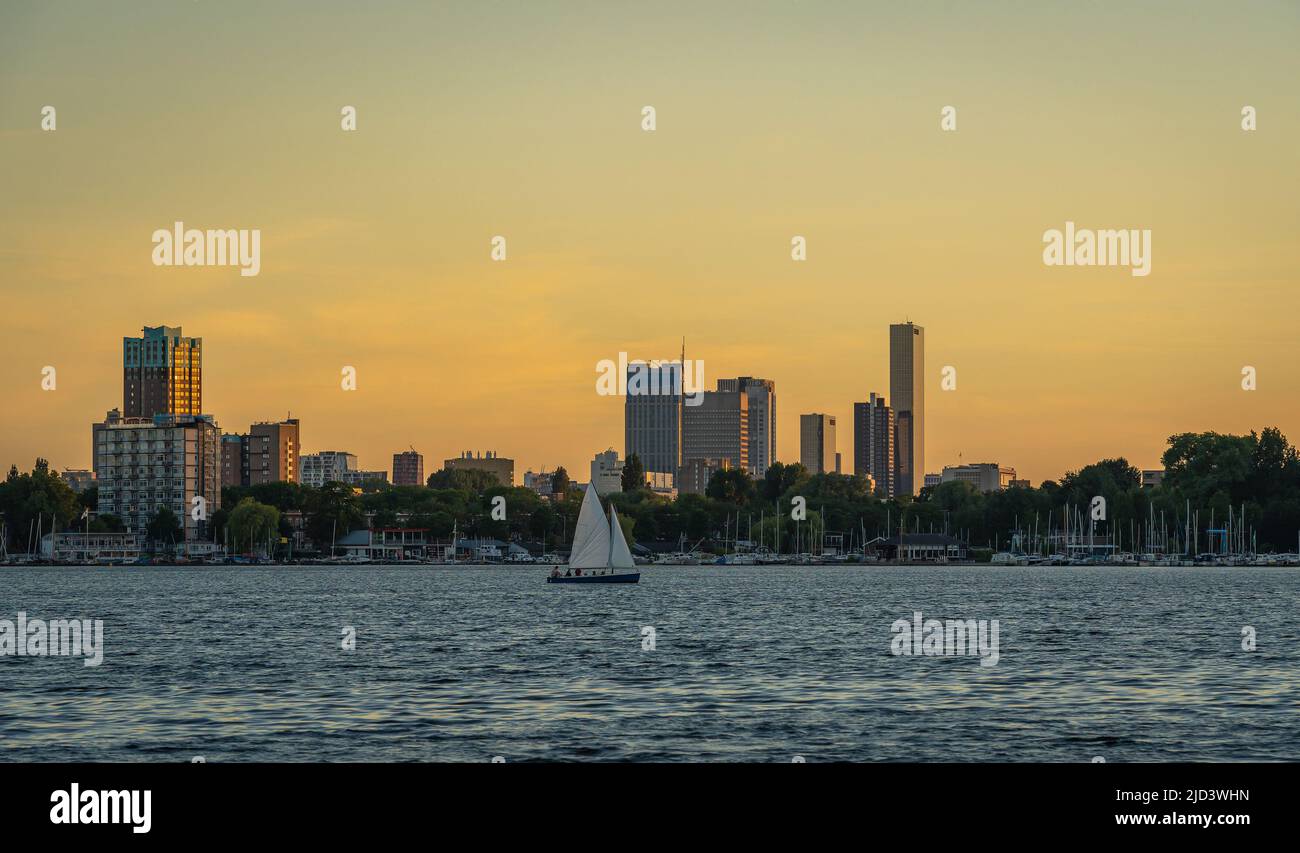 Skyline rotterdam kralingen hi-res stock photography and images - Alamy