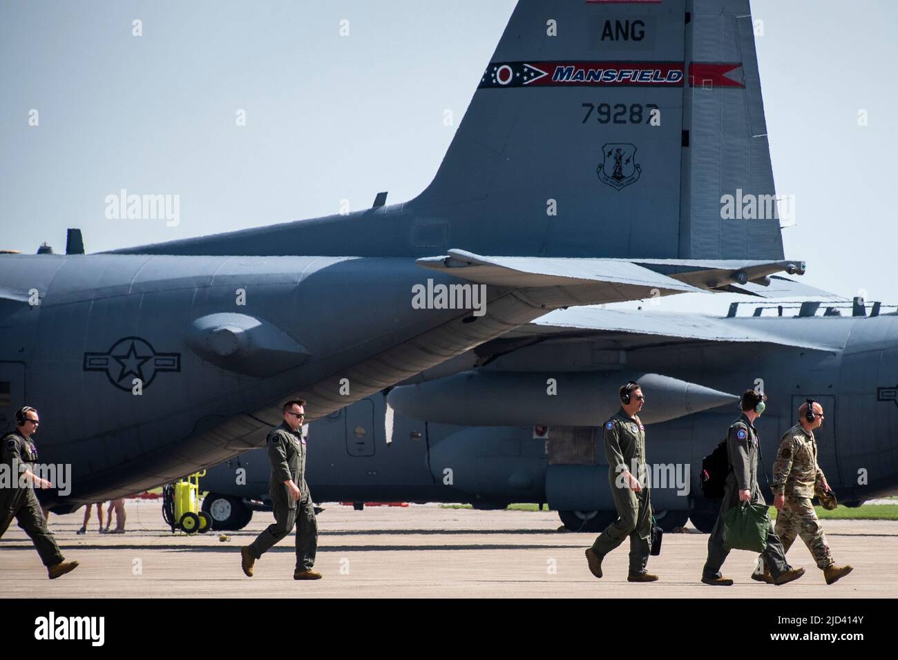 Several Aircrew members from the 179th Airlift Wing, Mansfield, Ohio ...