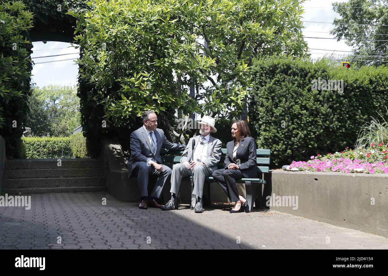 Pittsburgh, USA. 17th June, 2022. U.S. Vice President Kamala Harris (R ...