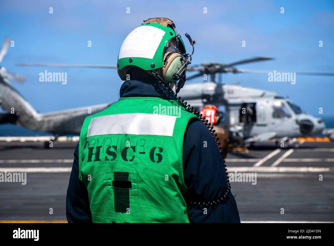 220614-N-YS933-1205 PACIFIC OCEAN (June 14, 2022) A Sailor from ...