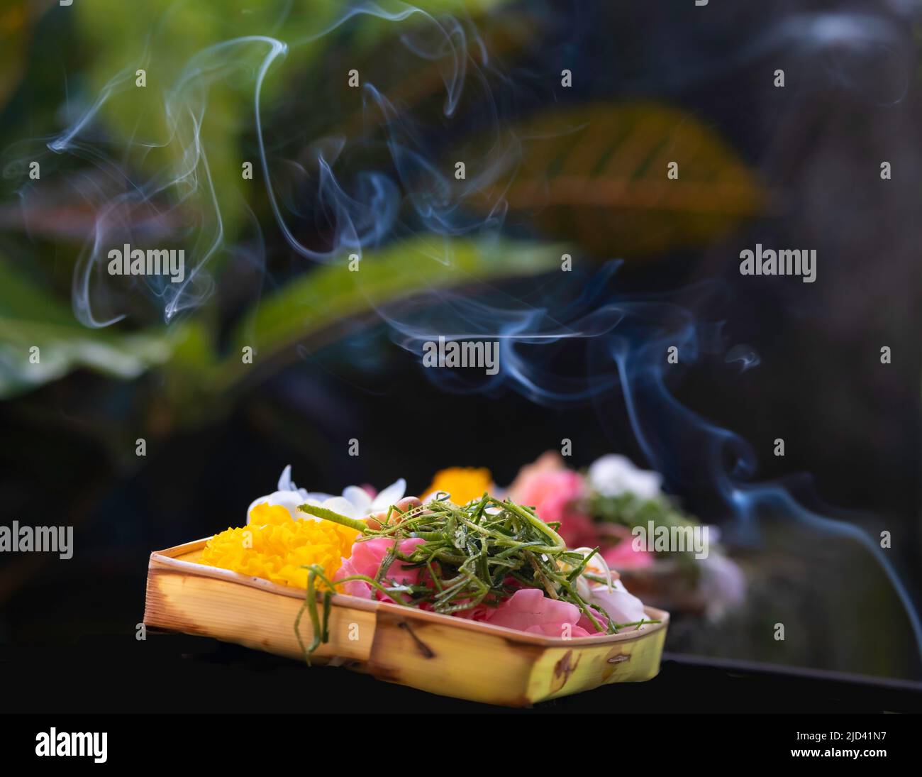 Smoke filled space hi-res stock photography and images - Alamy