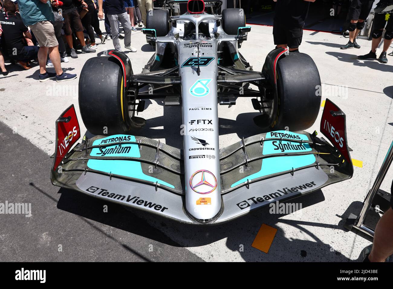 Mercedes f1 2022 front wing hi-res stock photography and images - Alamy