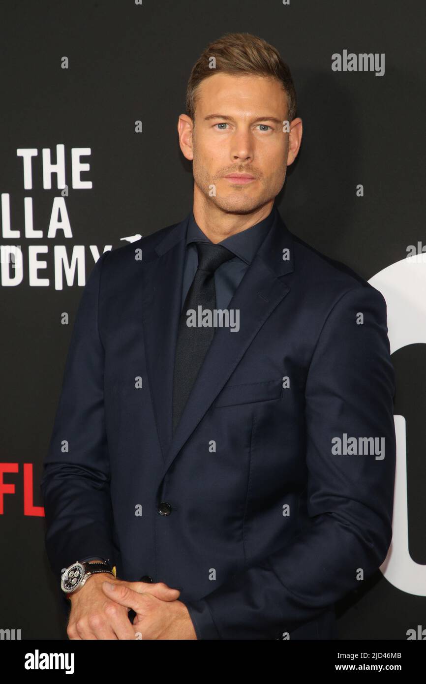 Tom hopper umbrella hi-res stock photography and images - Alamy