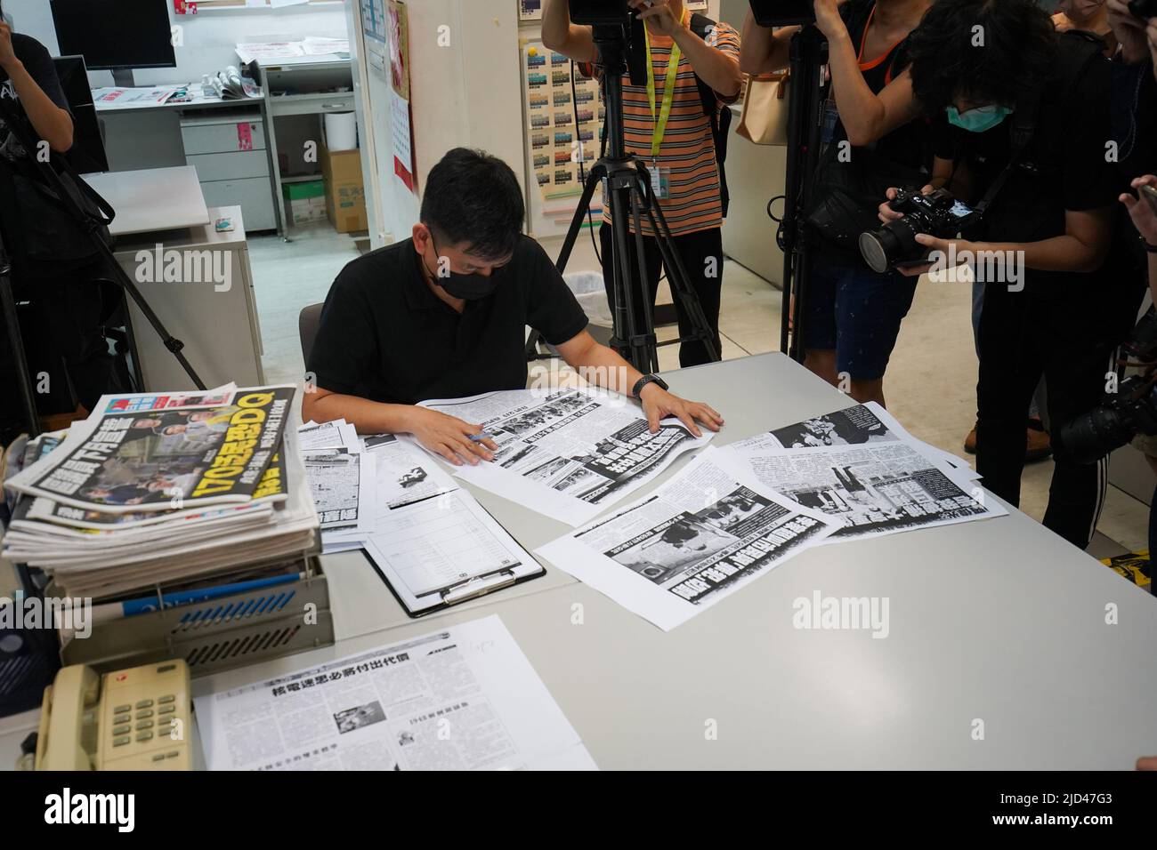 June 17, 2021, Hong Kong, Hong Kong: Journalists of Apple Daily seen at ...