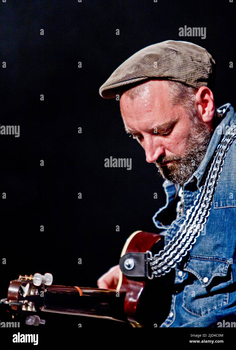 The bottletop band hi-res stock photography and images - Alamy
