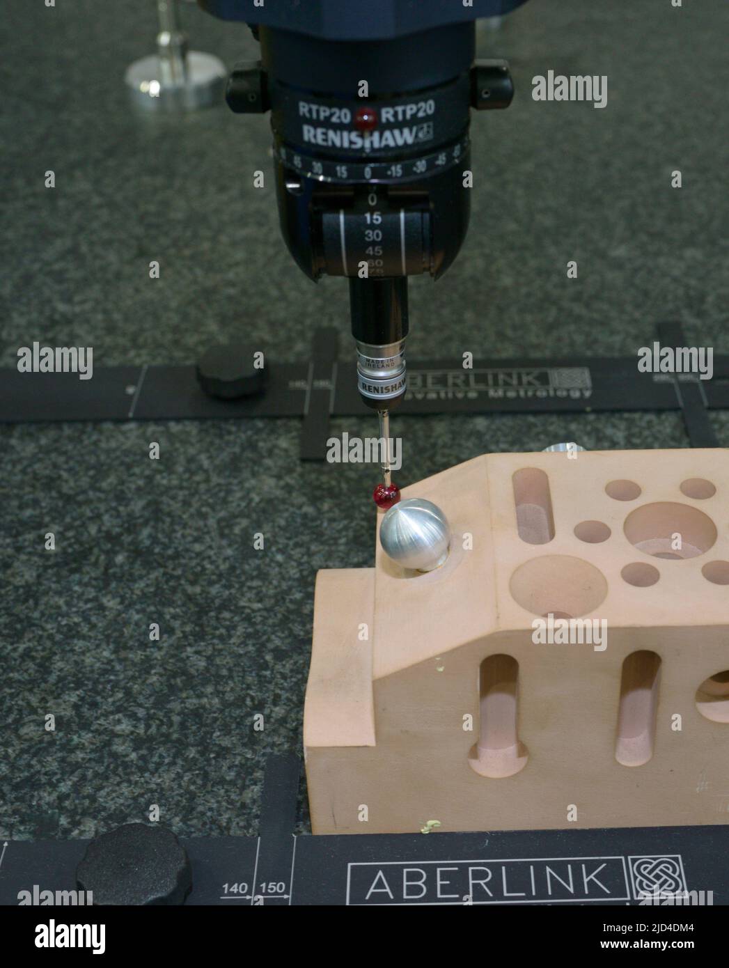 Renishaw RTP20 compact head for DCC coordinate measuring machines ...