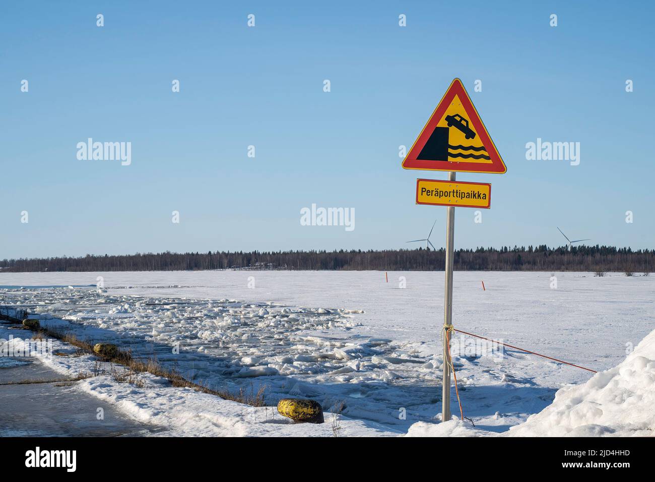 Car falling water danger hi-res stock photography and images - Alamy