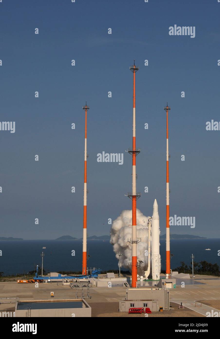 The Korea Space Launch Vehicle-1 (KSLV-1) or Naro-1, South Korea's ...