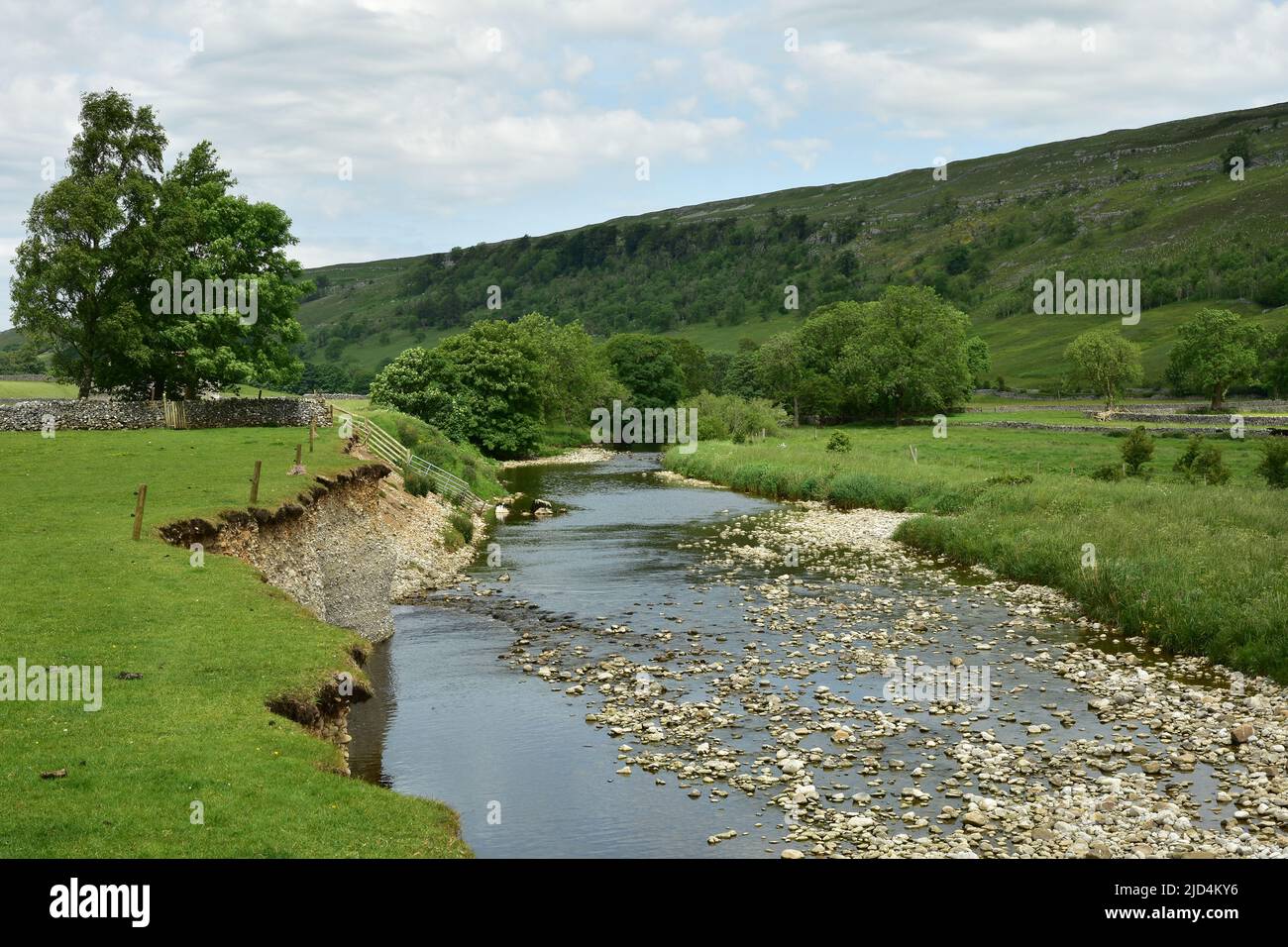 River Skifare between Arncliffe and Hawkswick, Yorkshire Dales Stock ...