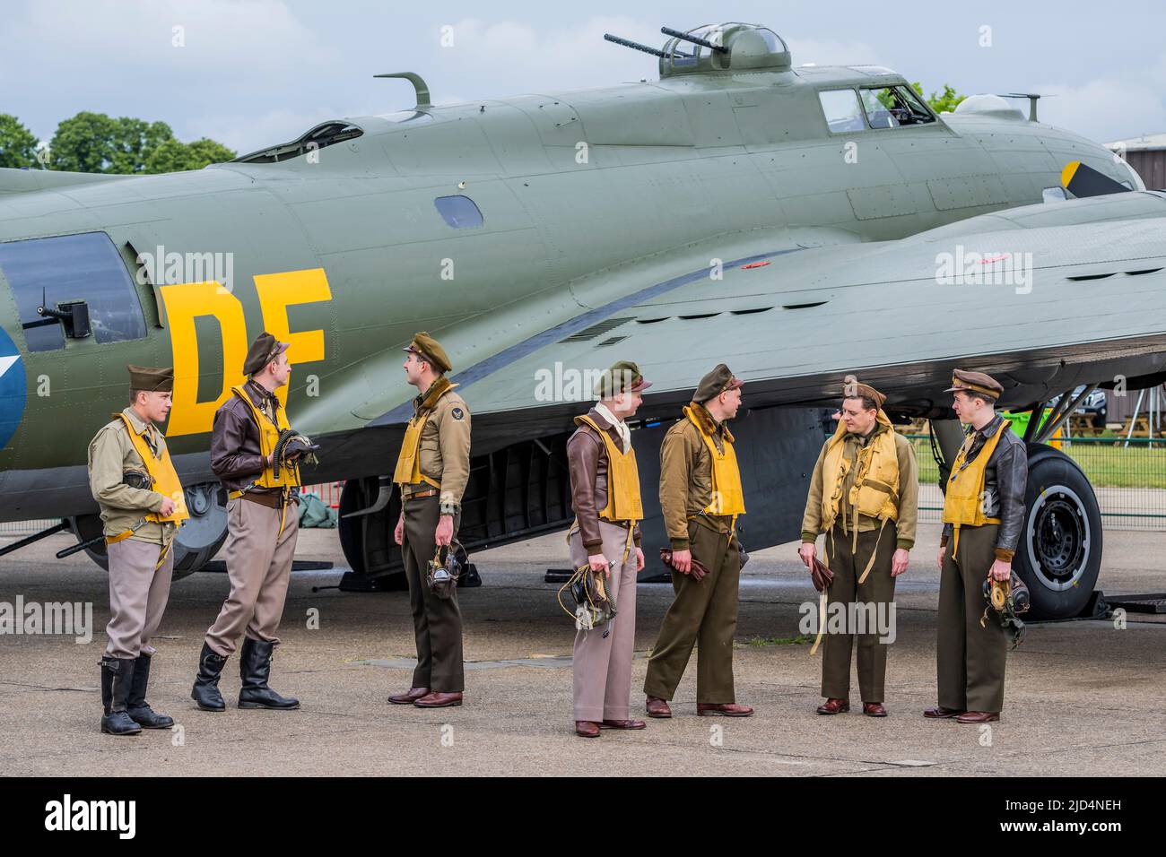 London, UK. 18th June, 2022. Spirit of Britain re-enactors dressed as ...
