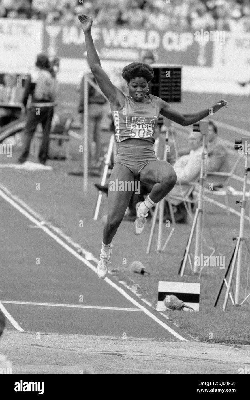 CAROL LEWIS USA younger sister to Carl Lewis participates in long jump ...