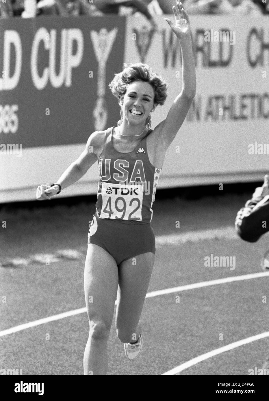 MARY DECKER USA athlete at IAAF World ChampionShip wins 3000m in ... MARY DECKER USA athlete at IAAF World ChampionShip wins 3000m in ...