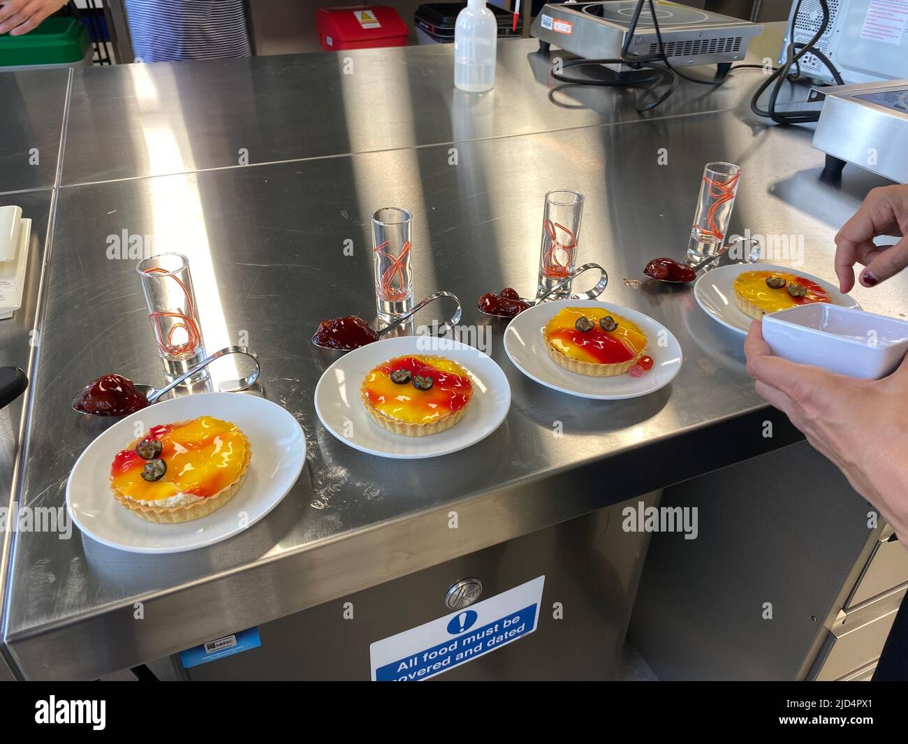 Traditional cheesescake hi-res stock photography and images - Alamy