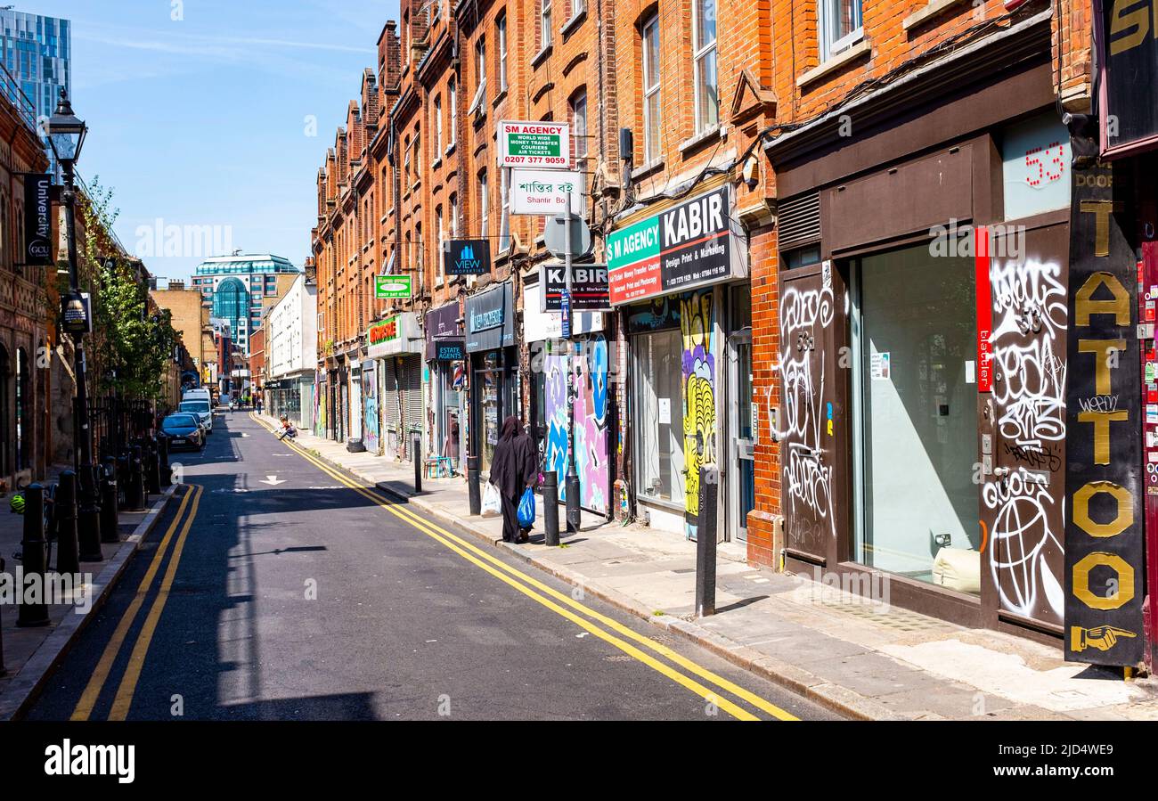 Fashion Street , Spitafields in the East End of London , England UK ...
