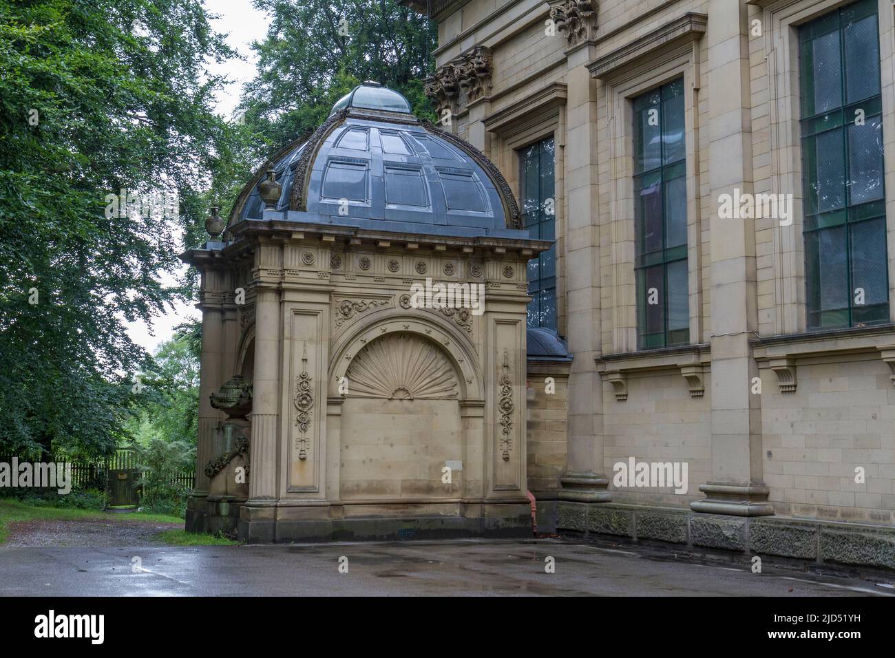 Stunning architecture of Saltaire URC Church (side building), Saltaire ...
