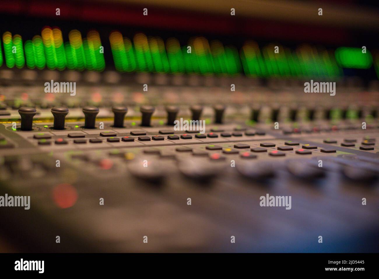 Sound screen africa hi-res stock photography and images - Alamy