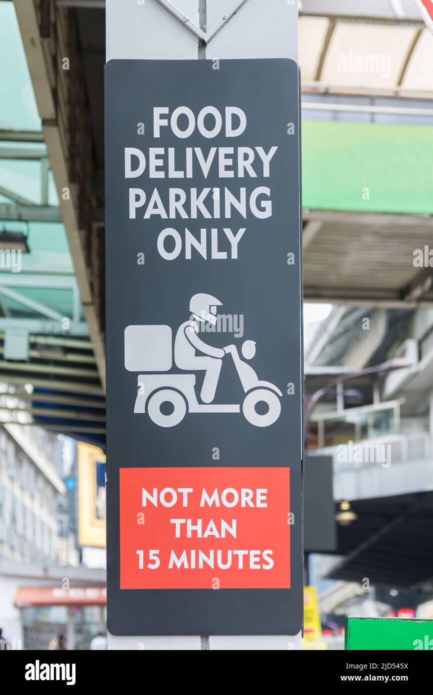 Grab food delivery mobile hi-res stock photography and images - Alamy