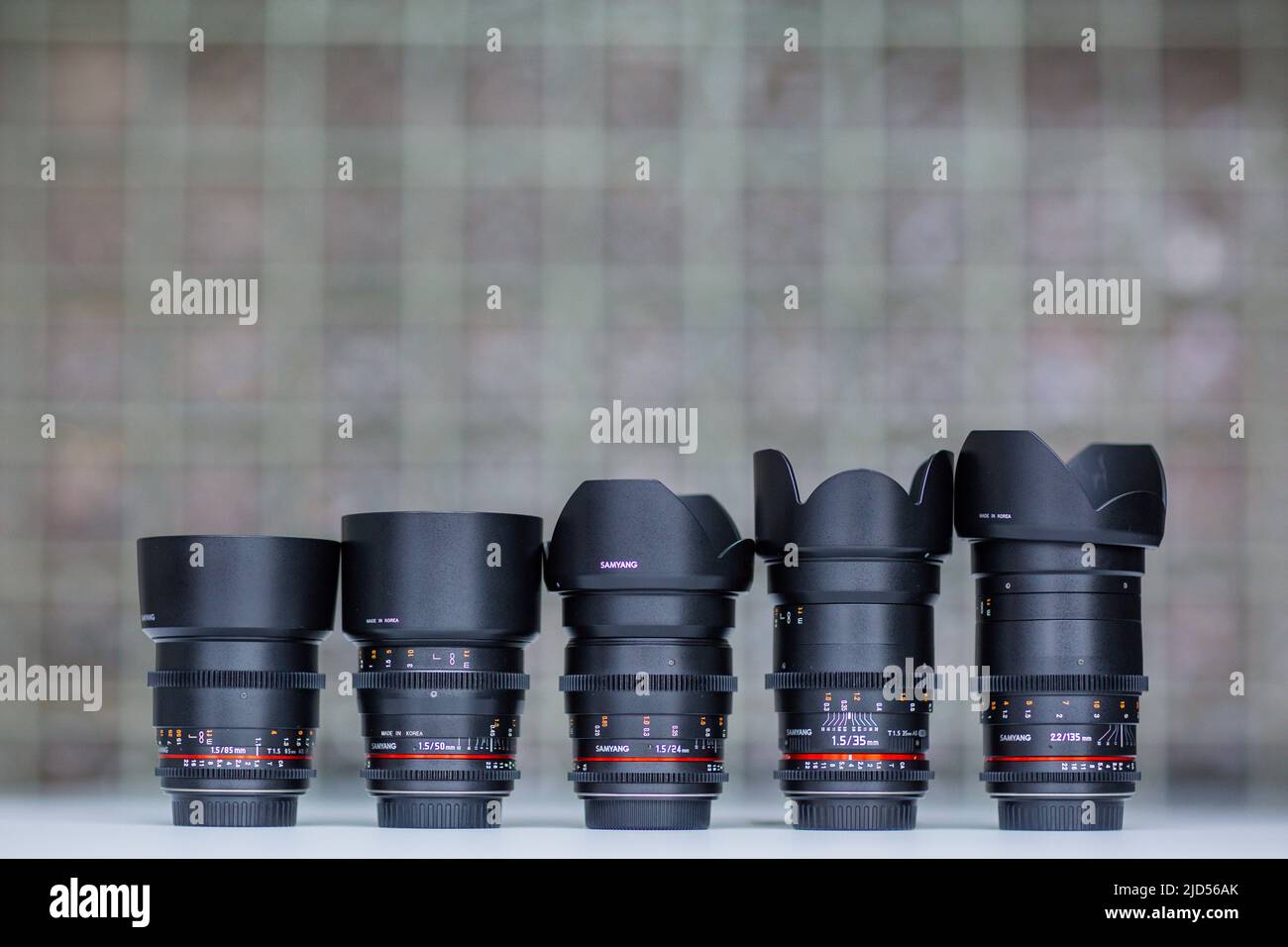 Nikon Canon lenses different focal lengths display Stock Photo - Alamy