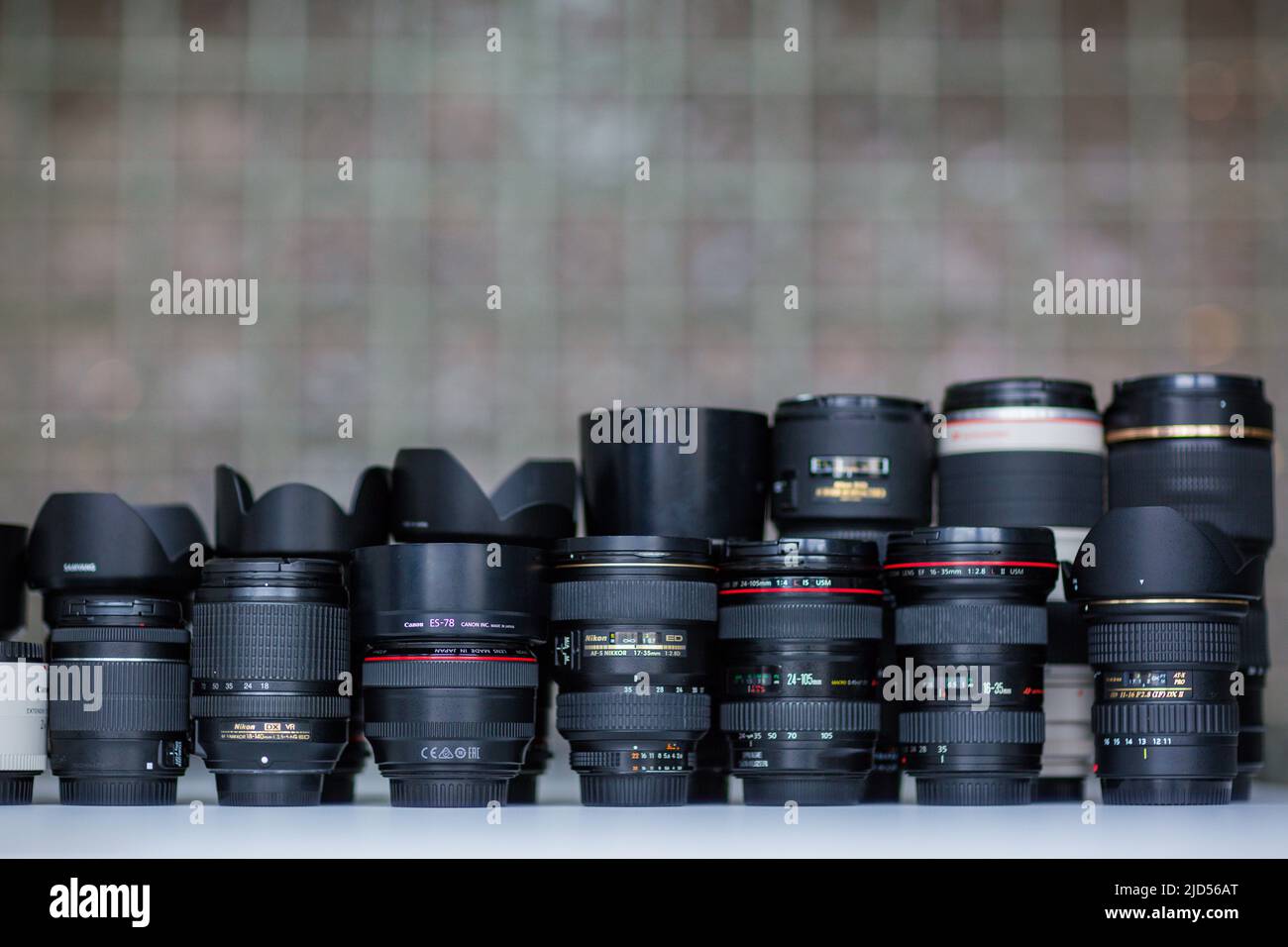 Nikon Canon lenses different focal lengths display Stock Photo - Alamy