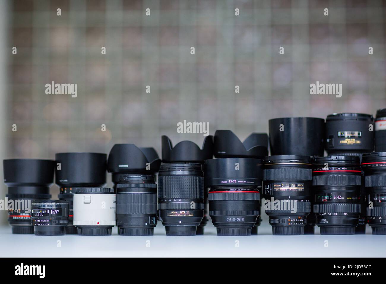 Nikon Canon lenses different focal lengths display Stock Photo - Alamy