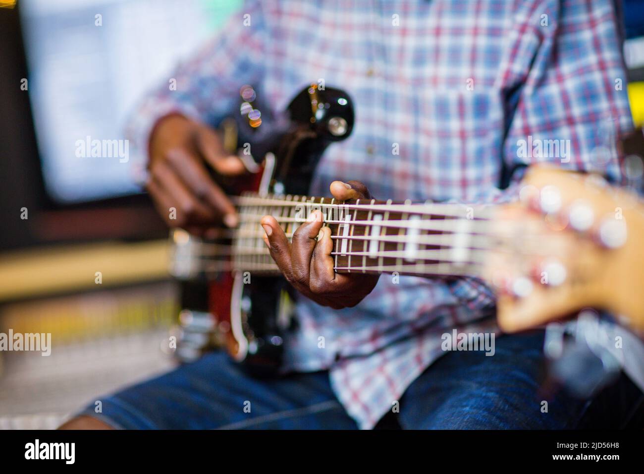 Electrical musical instrument hi-res stock photography and images - Alamy