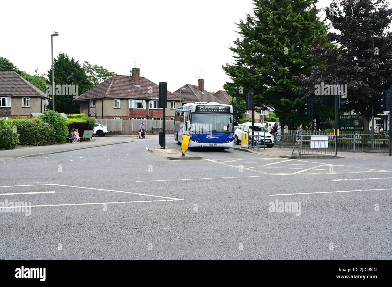 Pub at a crossroads hi-res stock photography and images - Alamy