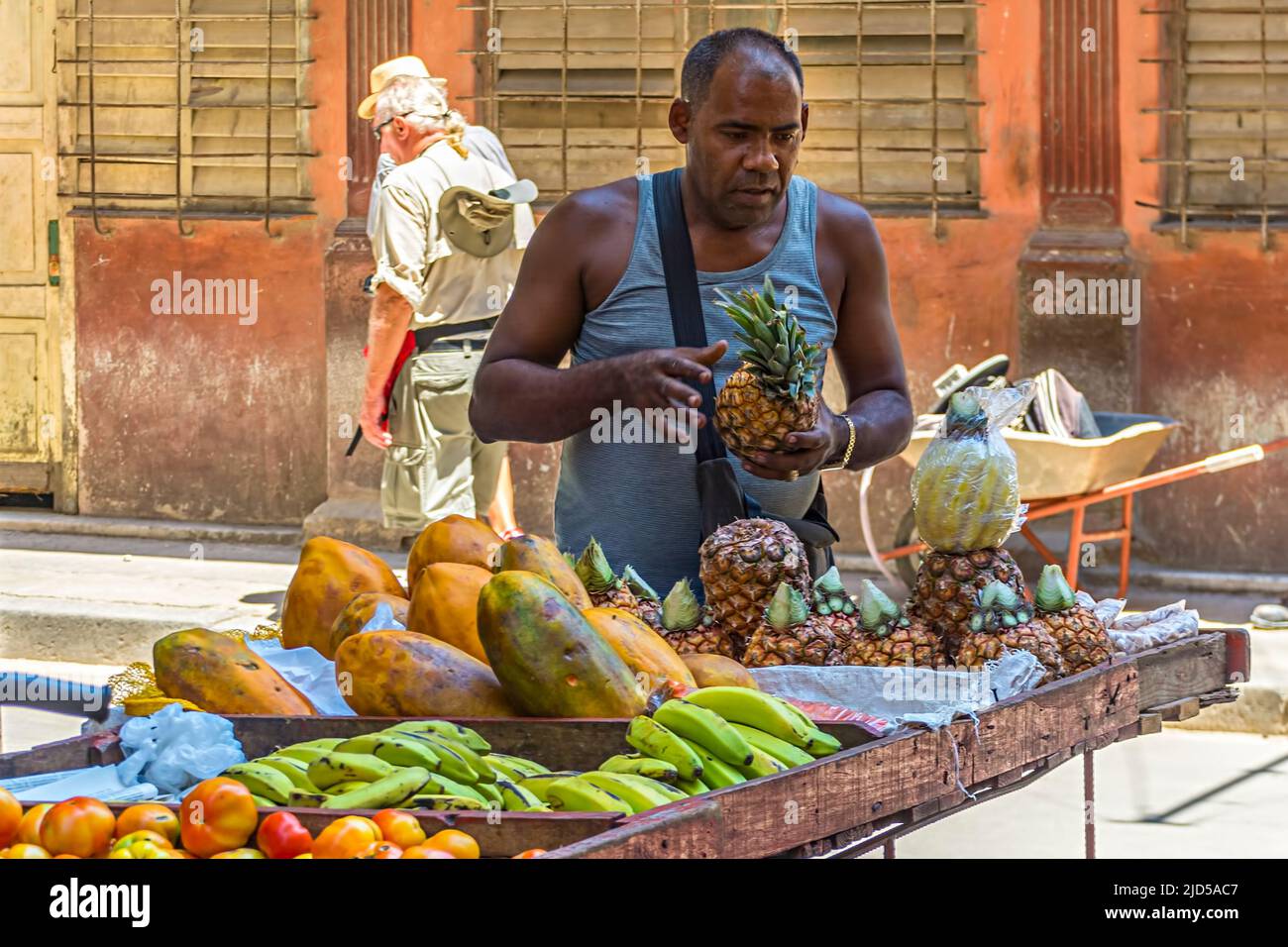 Cuban fruit stand hi-res stock photography and images - Alamy