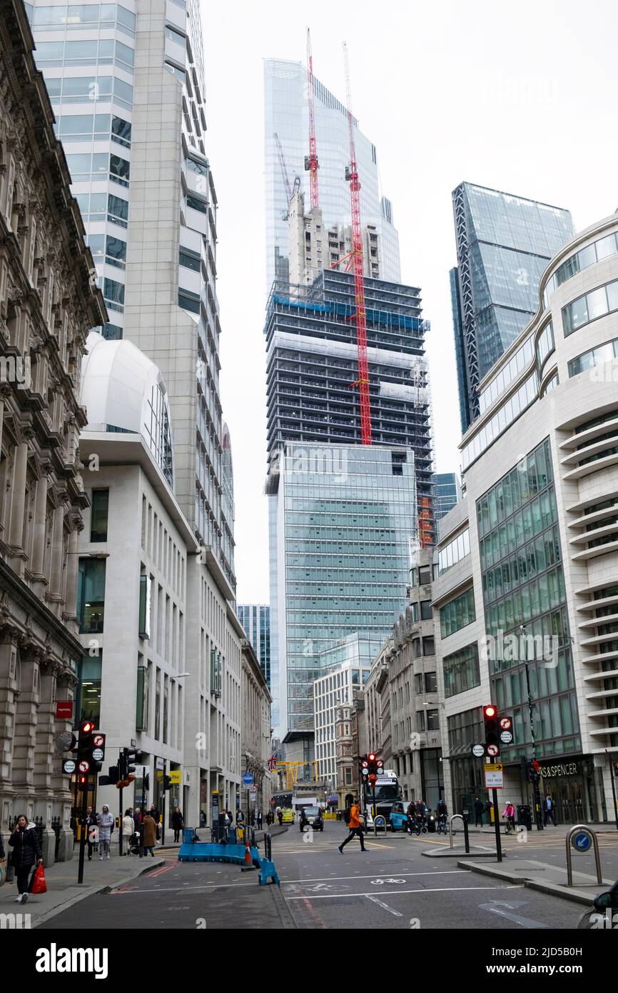 View from Gracechurch Street of cranes at 8 Bishopsgate skyscraper tall ...