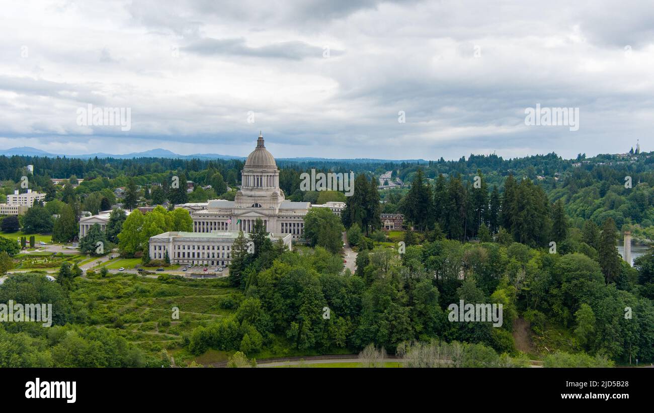 The capital building on Capitol Lake in Olympia, Washington Stock Photo ...