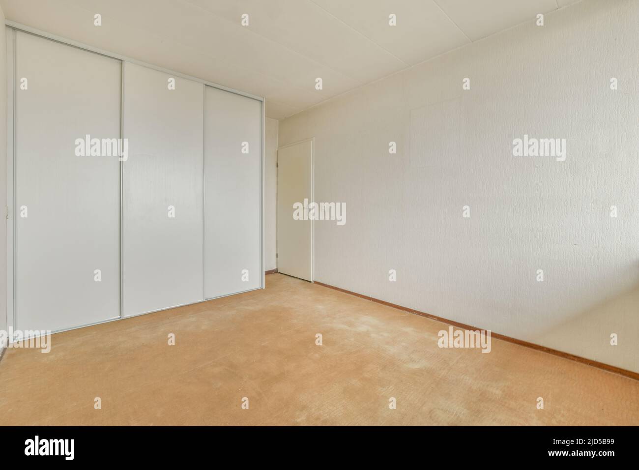 A cozy and spacious empty room in a luxury house Stock Photo - Alamy