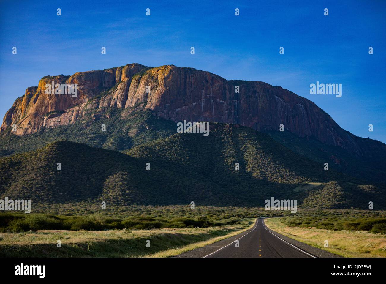 Sacred table hi-res stock photography and images - Alamy