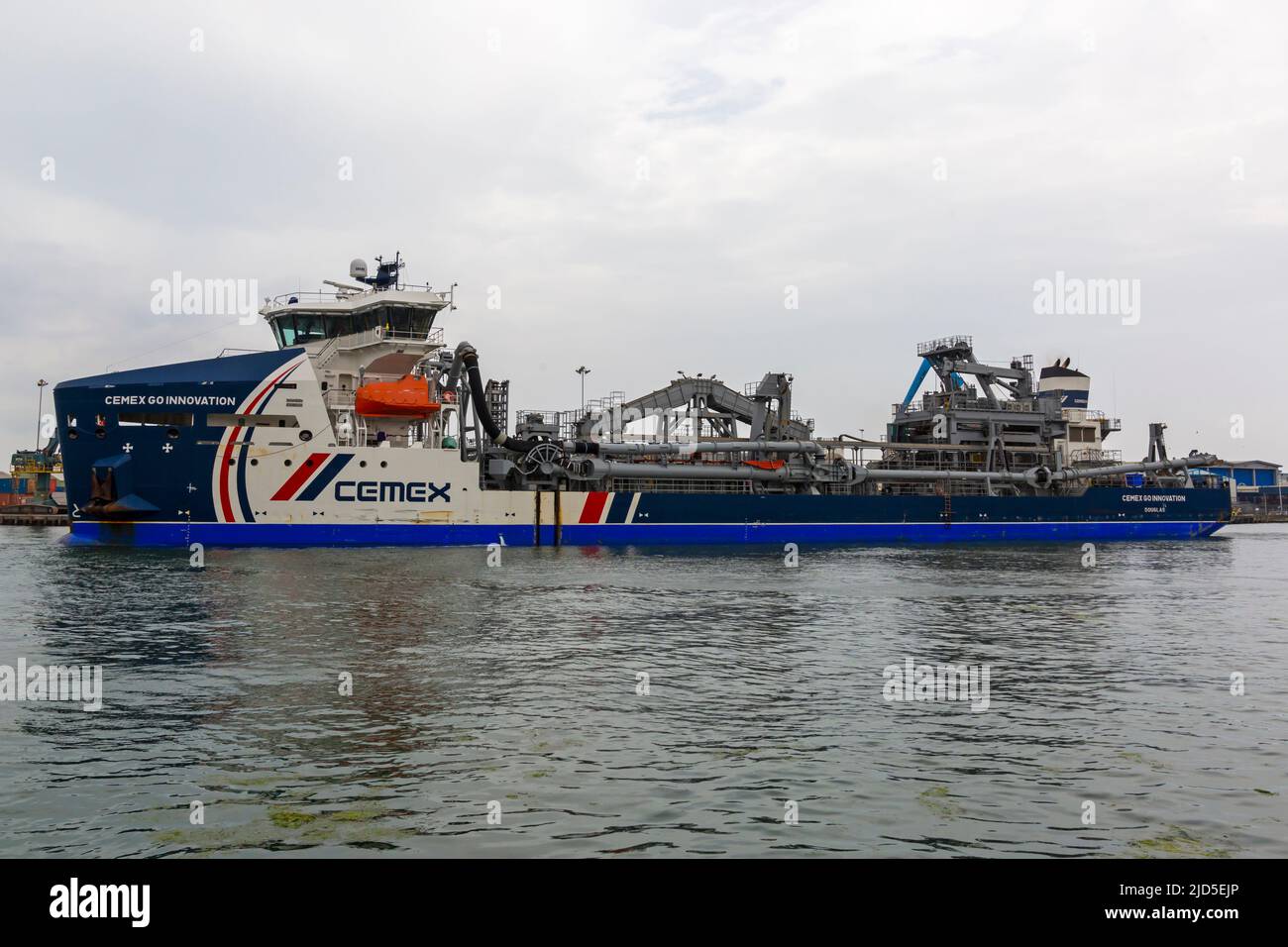Poole, Dorset, UK. 18th June, 2022. Cemex Go Innovation Hopper Dredger ...