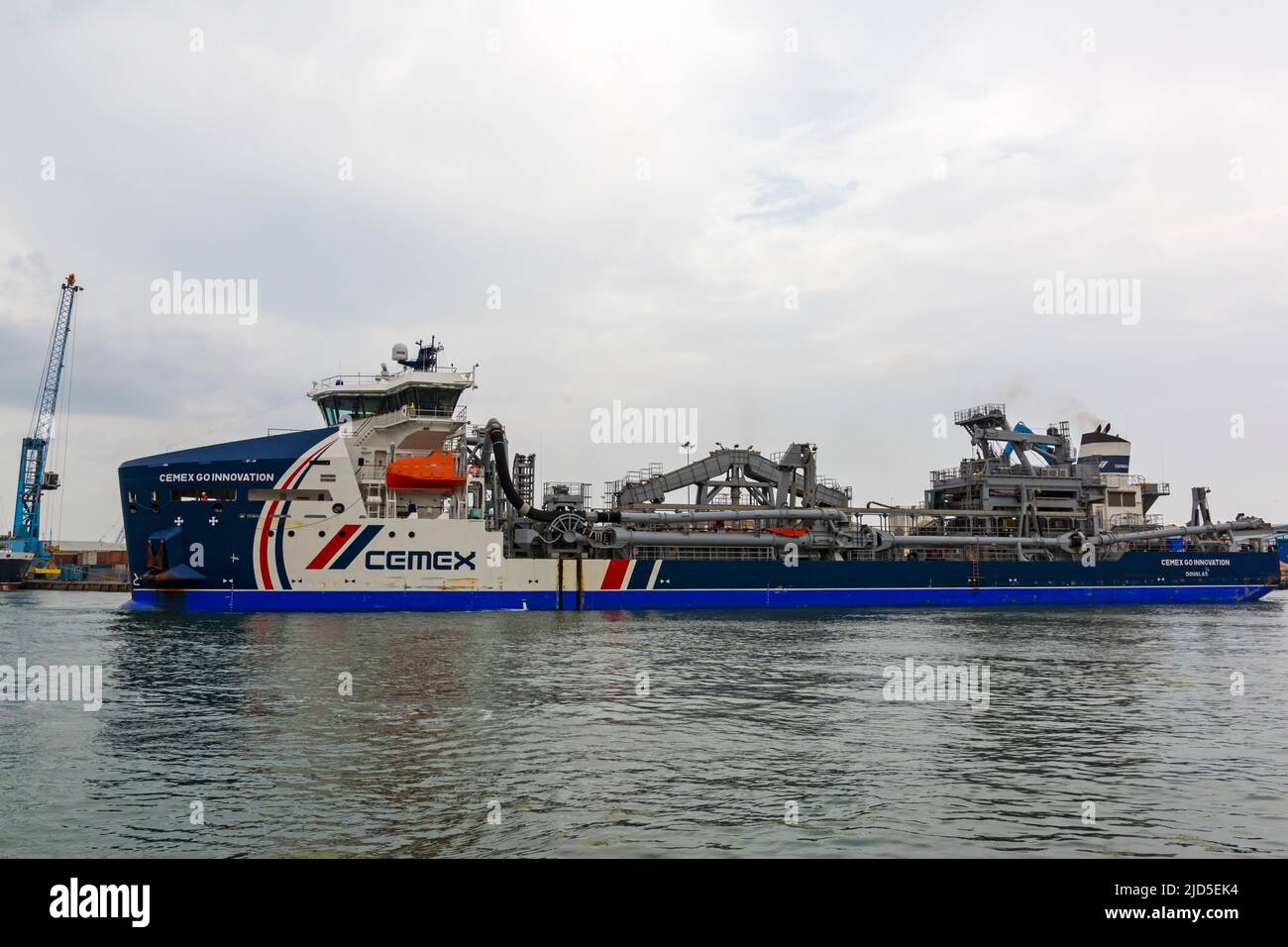 Poole, Dorset, UK. 18th June, 2022. Cemex Go Innovation Hopper Dredger ...