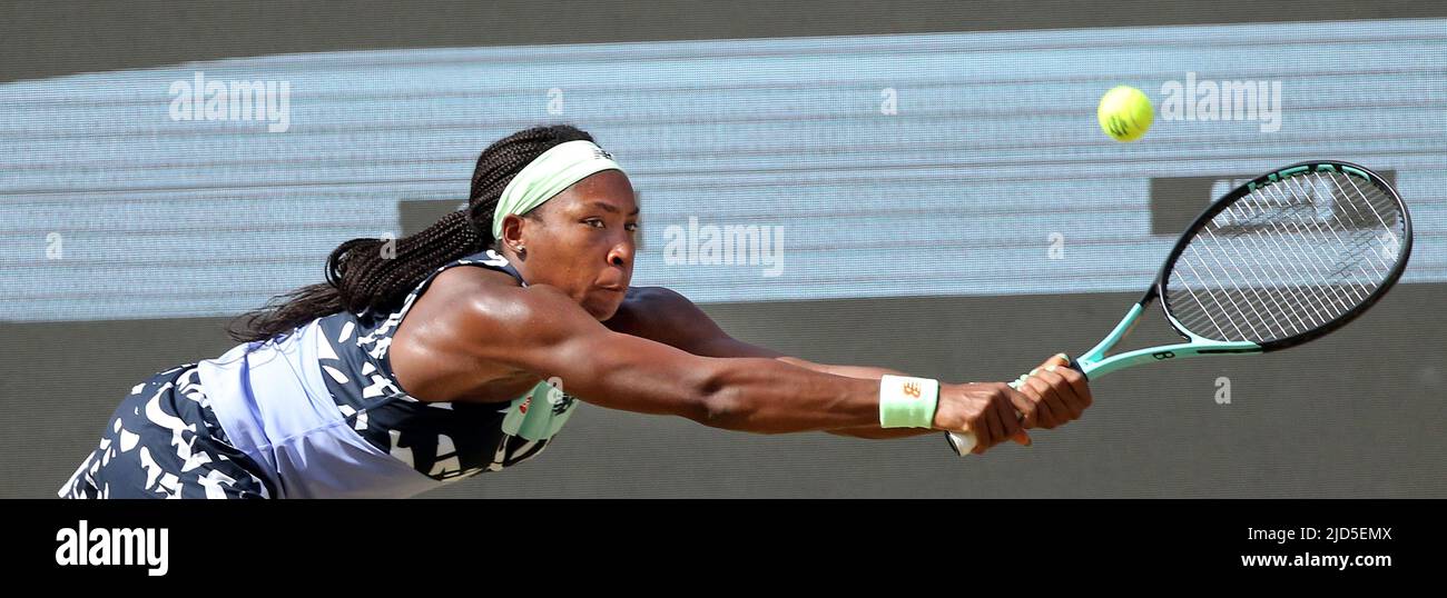 Coco gauff backhand hi-res stock photography and images - Alamy