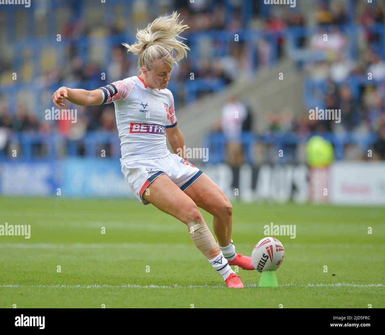 Warrington, England - 18th June 2022 - Tara Stanley of England kicks ...
