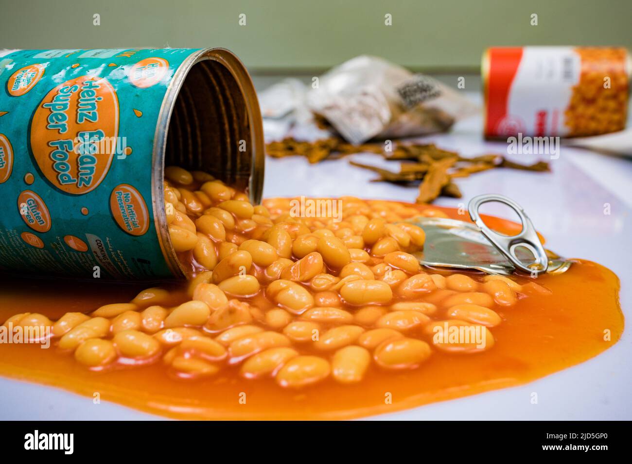 Canned green beans open can hi-res stock photography and images - Alamy