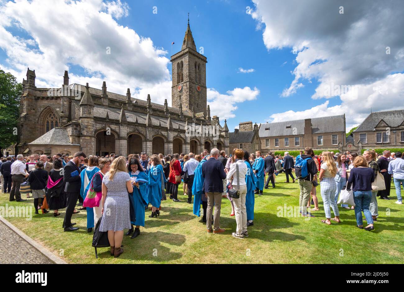 ST ANDREWS UNIVERSITY SCOTLAND ON GRADUATION DAY ST SALVATORS QUAD ...