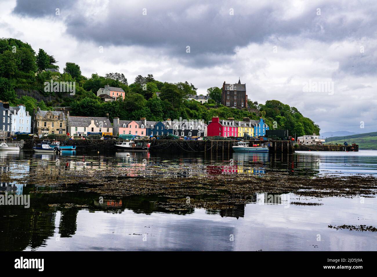 Looking across the harbour and waterfront in the town of Tobermory on ...