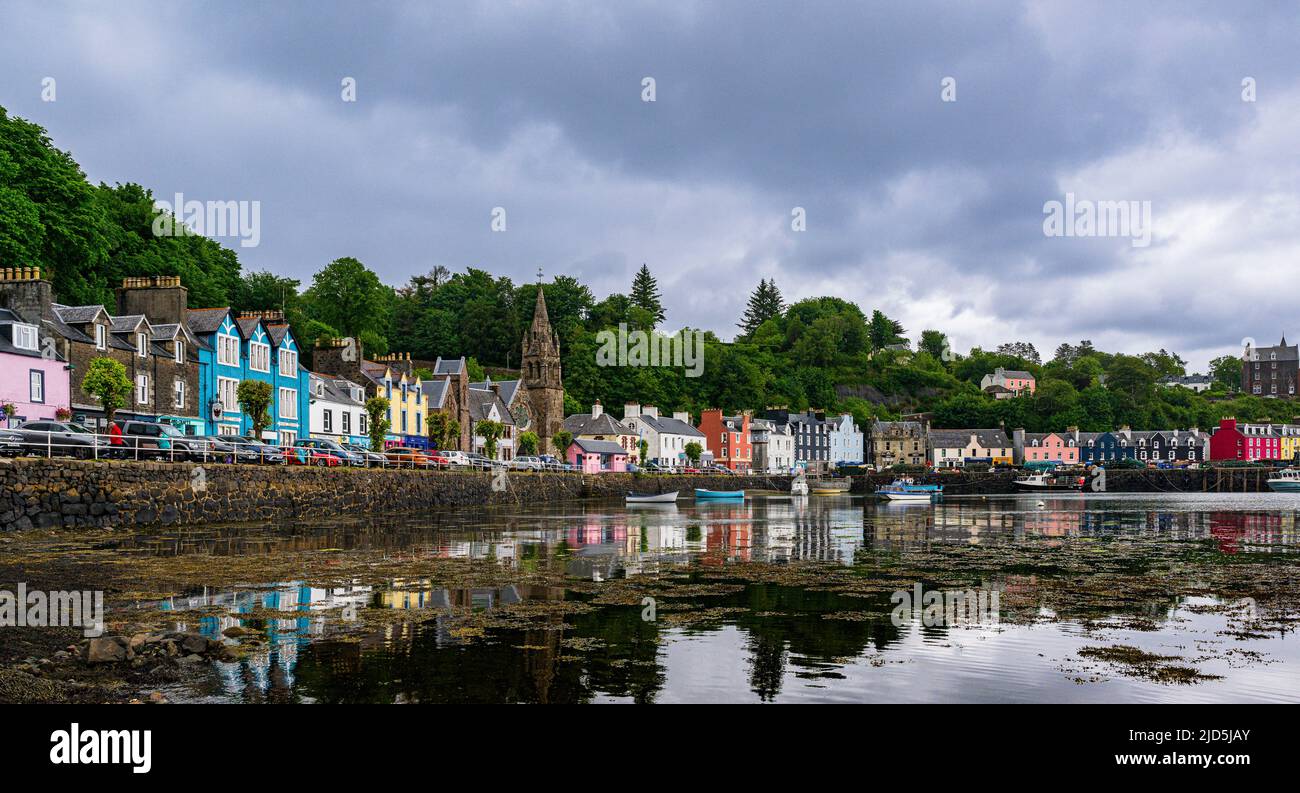 Looking across the harbour and waterfront in the town of Tobermory on ...
