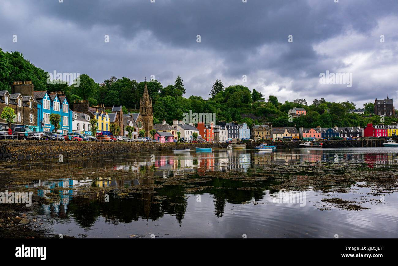Looking across the harbour and waterfront in the town of Tobermory on ...