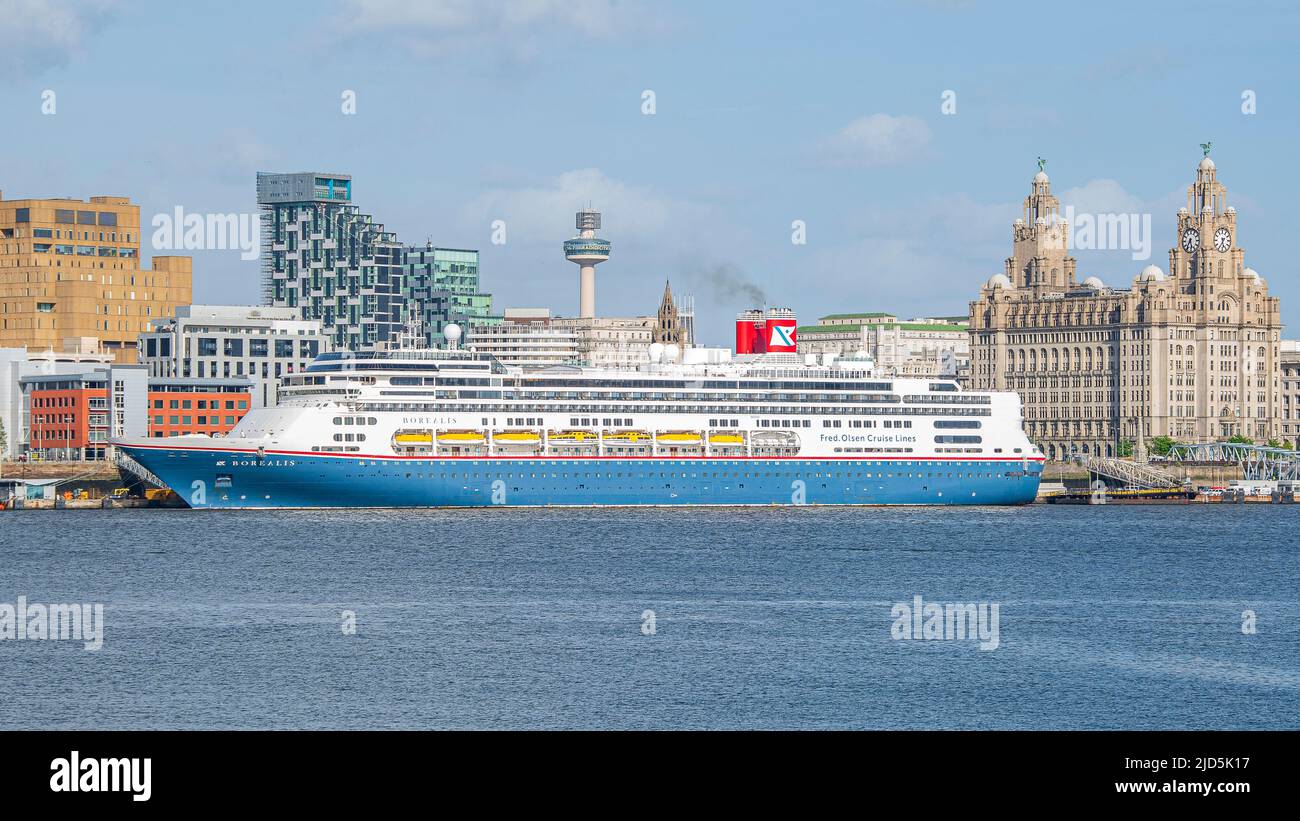 Liverpool waterfront and city skyline Stock Photo - Alamy