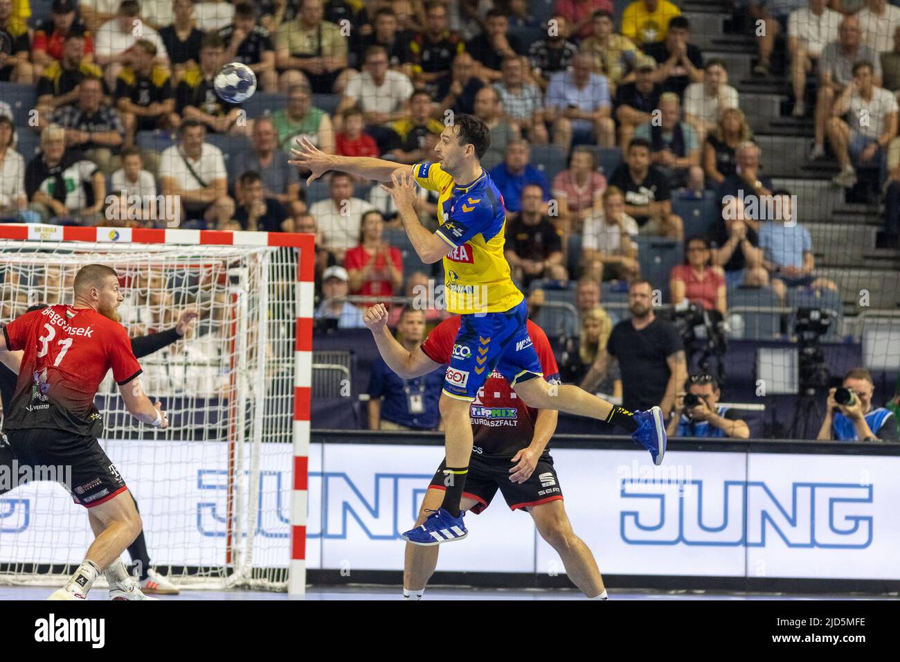 Semi pr hi-res stock photography and images - Alamy