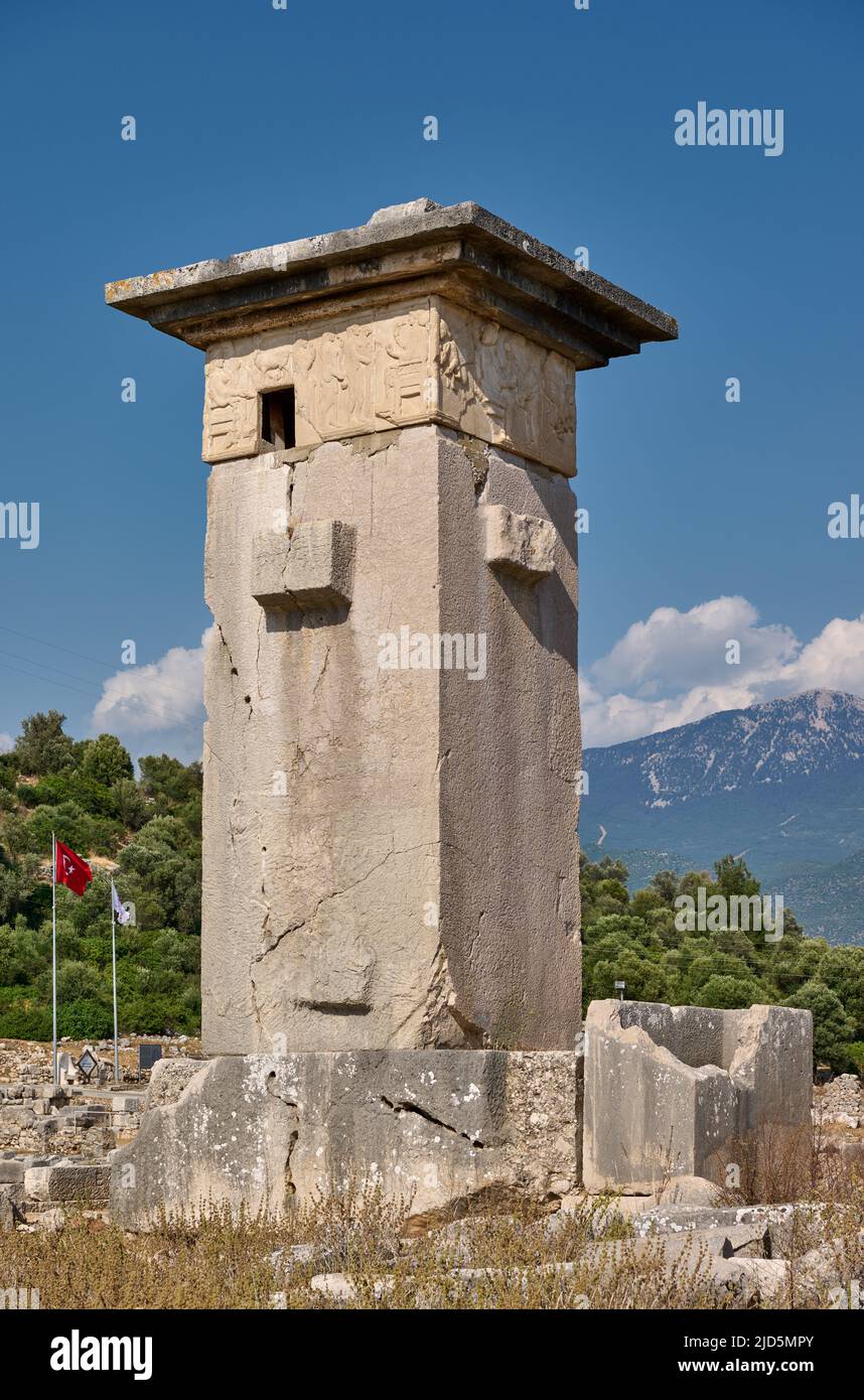 Harpy pillar hi-res stock photography and images - Alamy