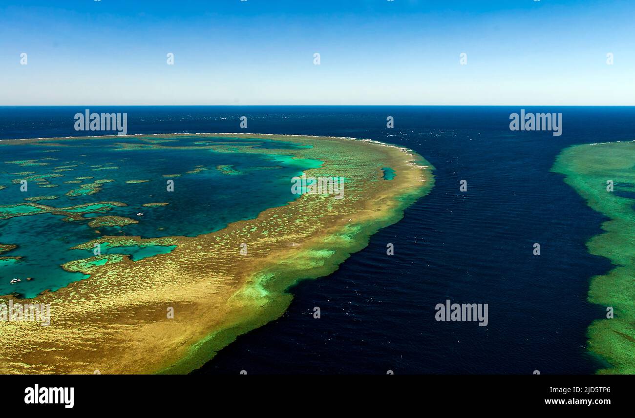 Hardy- and Hook Reef off the Whitsundaays Islands in the central Great ...