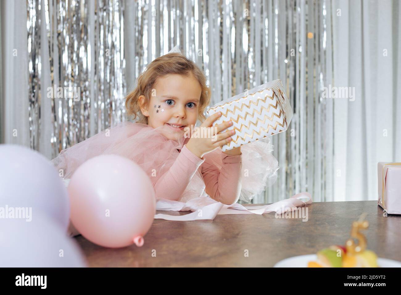 Balloon cheeks hi-res stock photography and images - Alamy