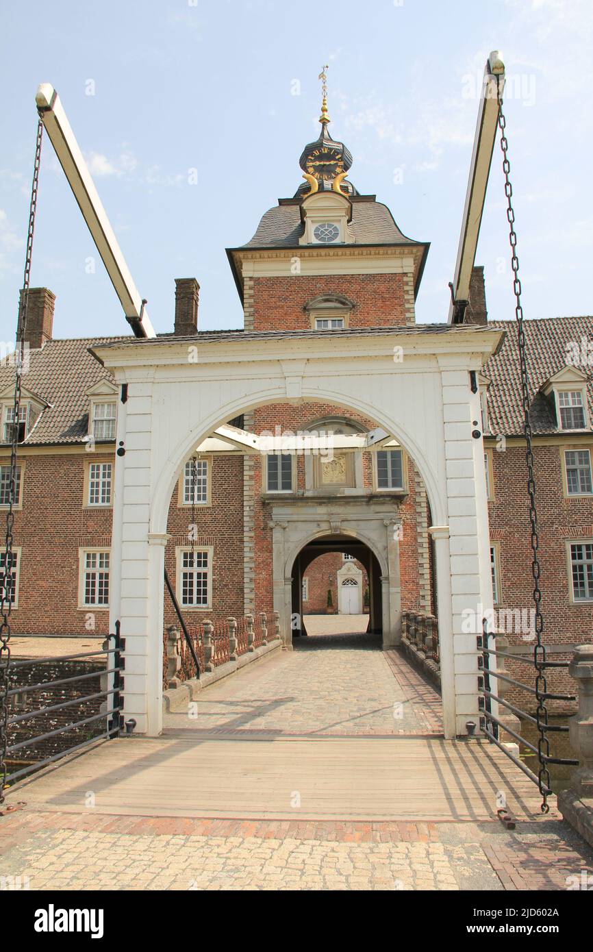 Batenburg castle hi-res stock photography and images - Alamy