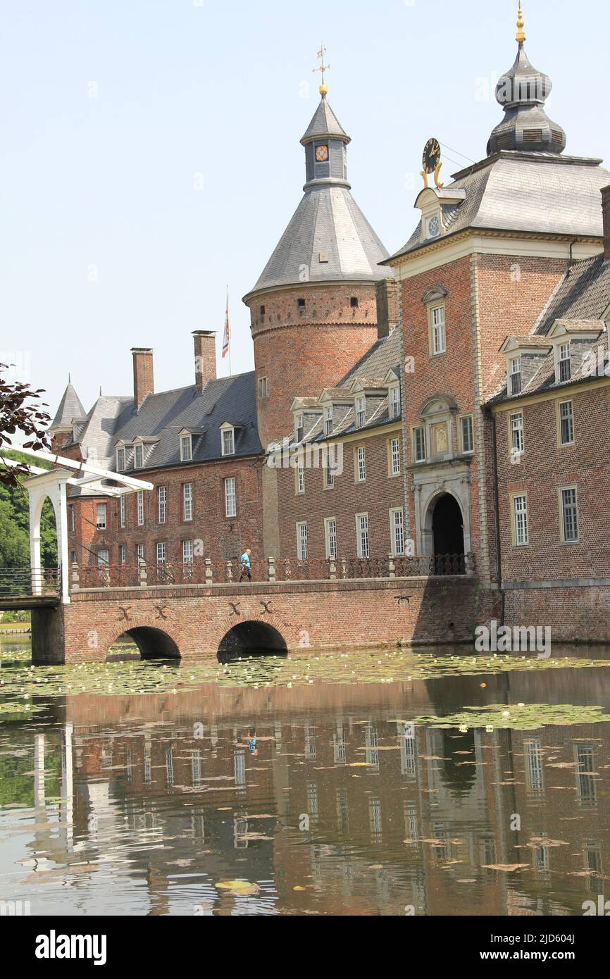Batenburg castle batenburg castle hi-res stock photography and images ...